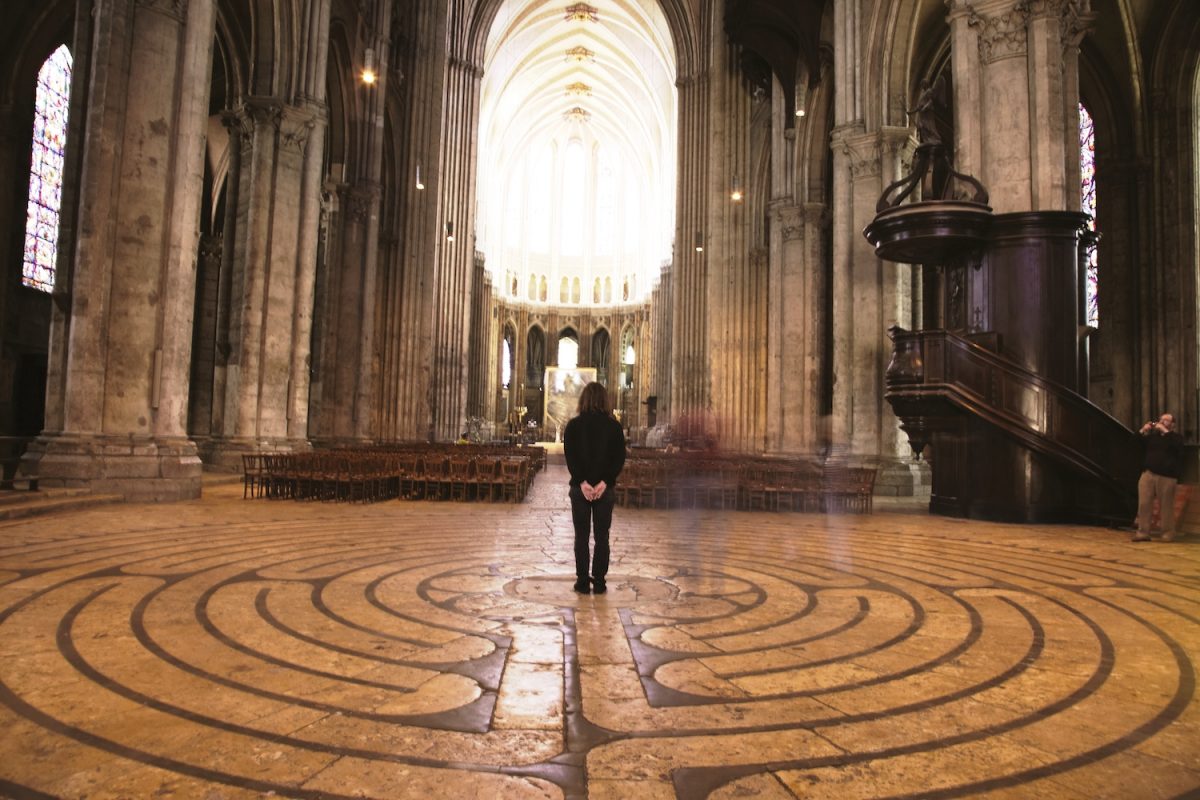 Labyrinths: Find Your Enlightened Path to Mindfulness and Reflection