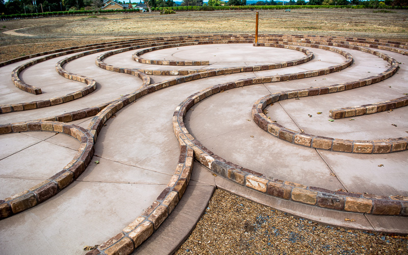 Labyrinths: Find Your Enlightened Path to Mindfulness and Reflection