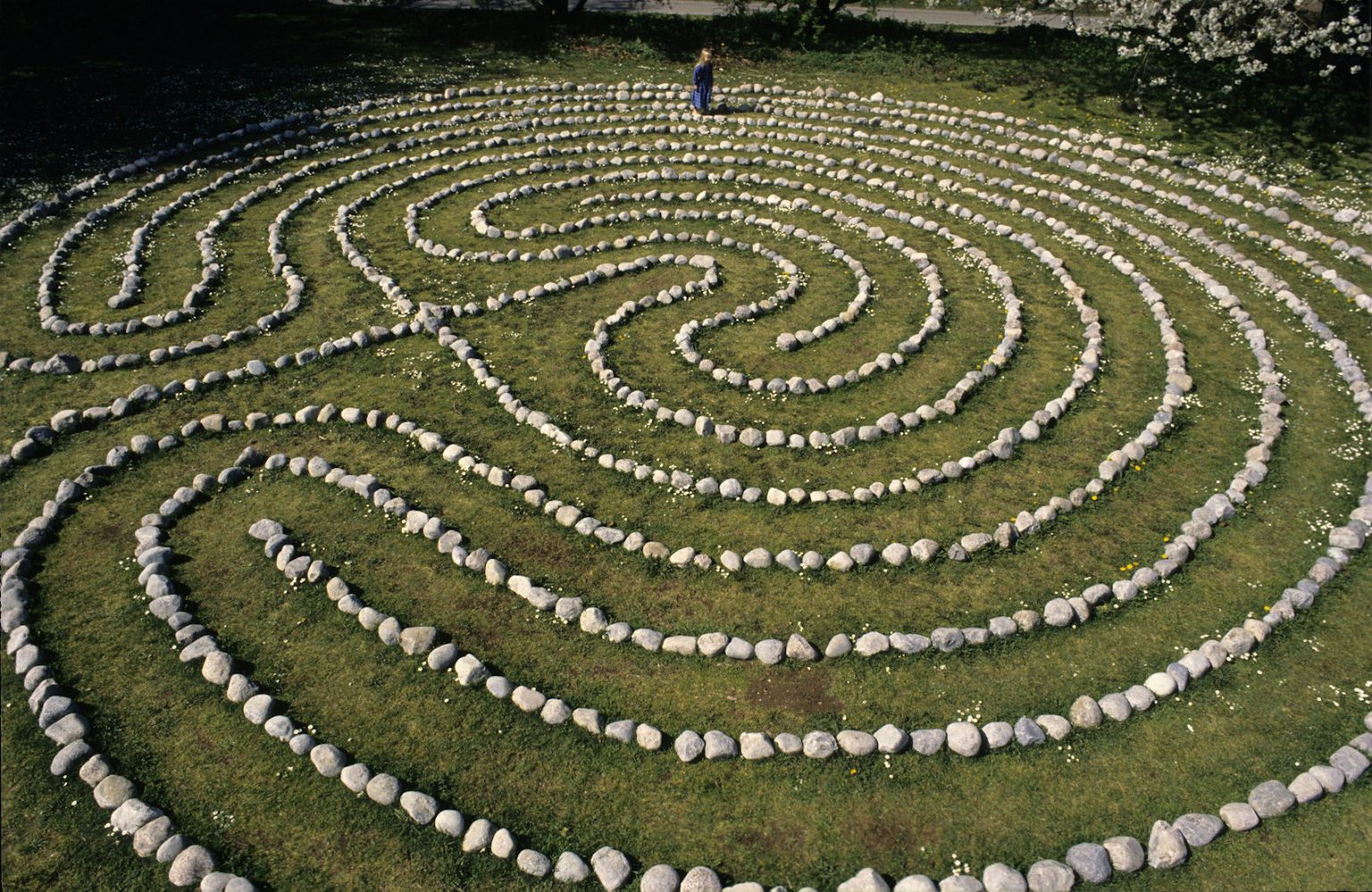 Labyrinths: Find Your Enlightened Path to Mindfulness and Reflection